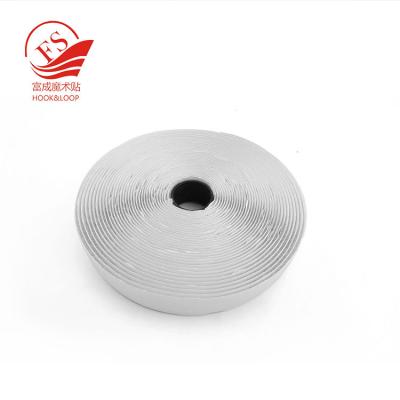 中国 自己接着産業強さのホックのループ留まるホックのループ粘着性がある背部テープ 販売のため