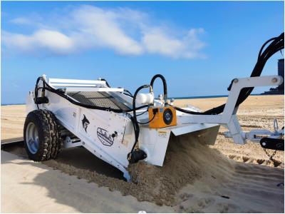 Cina L'industria siderurgica 70 HP Trattore Attachment Beach Cleaner con bella larghezza di pulizia 1400mm in vendita