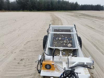 Cina L'industria siderurgica 70 HP Trattore Attachment Beach Cleaner con bella larghezza di pulizia 1400mm in vendita