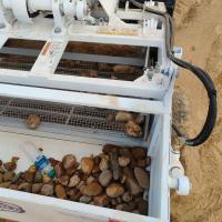China Industrial Sand Beach Cleaning Tractor Mounted Hydraulically Controlled Vibrating Screen for sale