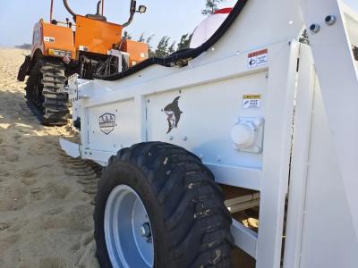Cina Sturdy HANDSOMER 1800 Tractor-Tracted Stone Picker Durable Beach Sand Cleaning Machine Prodotto ambientale in vendita