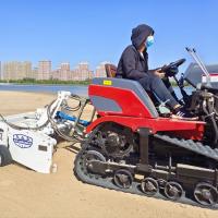 China Tractor Mounted Vibrating Screen Hydraulically Controlled for Speed Beach Sand Cleaning for sale