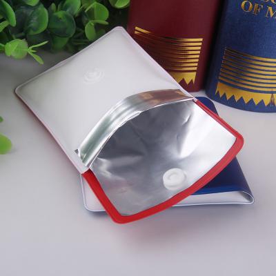 Cina Il Silkscreen portatile del portacenere della tasca di piccolo viaggio di plastica del PVC ha stampato in vendita