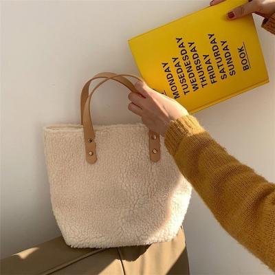 Cina Stile di gusto squisito del Inter-corpo della lana dell'agnello della borsa a tracolla di inverno delle donne delle ragazze cachi beige casuali portatili calde della borsa in vendita