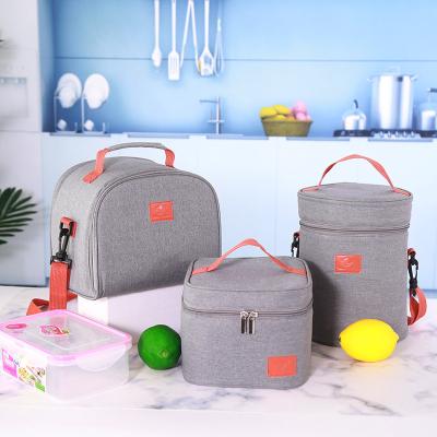 Cina Lunchbox impermeabile su misura del dispositivo di raffreddamento dell'ufficio del vario di forma del pranzo della borsa di alimento bene durevole termico portatile del contenitore con la tracolla in vendita