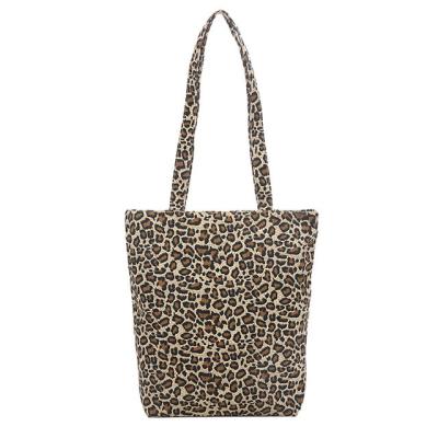Cina Leopardo 2022 dell'OEM che stampa il totalizzatore del cotone per borsa dei bambini della borsa a tracolla della maniglia della borsa di drogheria di stile di vita della borsa della borsa della tela delle donne la grande in vendita