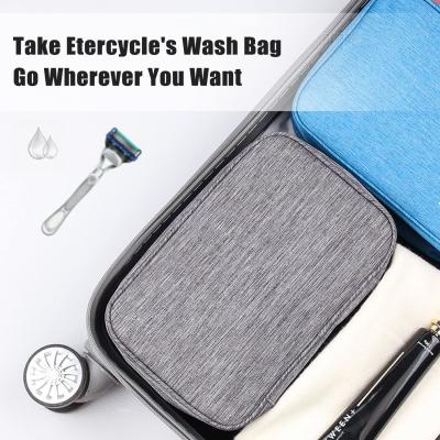 Cina Multi-functional and lightweight  Lager capacity durable waterproof toiletry bag with handle in vendita
