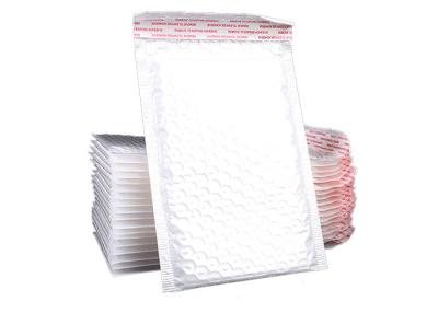 Cina Materiali da imballaggio di plastica dell'involucro di bolla, buste di trasporto dell'involucro di bolla per protezione della posta in vendita