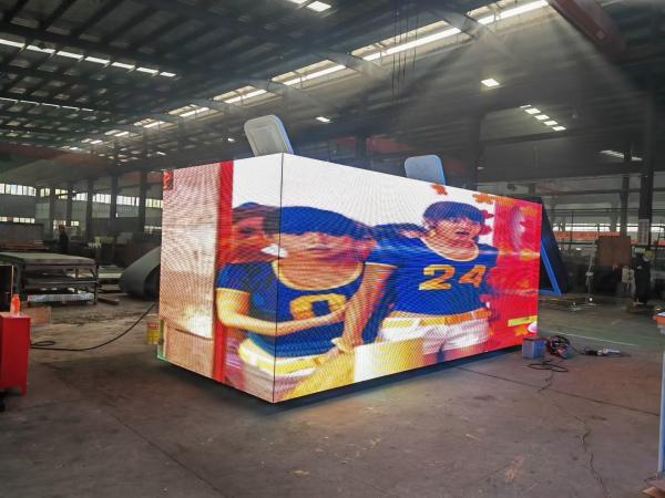 Quality LED Mobile Digital Led Adversting Advertise Billboard Screen Box for sale