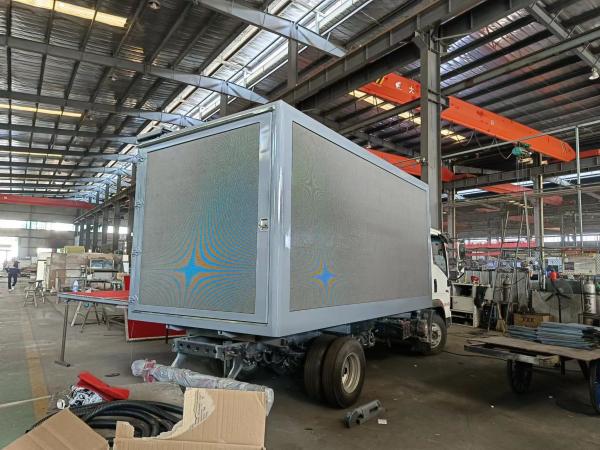 Quality LED Mobile Digital Led Adversting Advertise Billboard Screen Box for sale