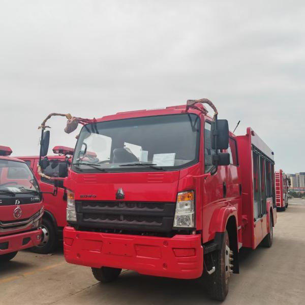 Quality HOWO 5.5CBM Foam Fire Fighting Engine Firefight Truck for sale