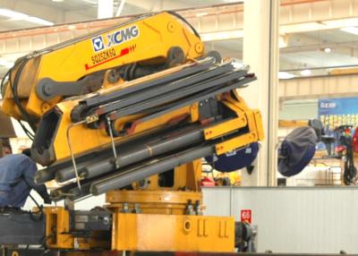China XCMG 25 Ton Knuckle Boom Truck Crane Driven By Hydraulic for sale