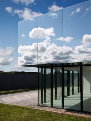 China Reflective Glass Curtain Wall Facade For Energy Efficient Buildings for sale