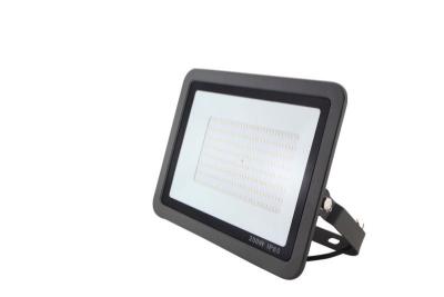 Cina Alte luci CRI80 a LED Lampade di inondazione esterne impermeabili Slim 50w 100w 150w 200w in vendita