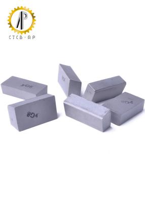 Chine Le carbure de tungstène YG6 cimenté par YG8 incline des goupilles de carbure de tungstène agglomérant la surface à vendre