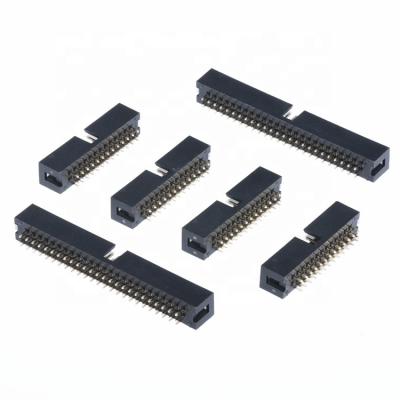 Chine la boîte à angle droit droite de SMT de lancement de 2.0mm 2.54mm a enveloppé l'or du connecteur PA6T d'en-tête plaqué à vendre