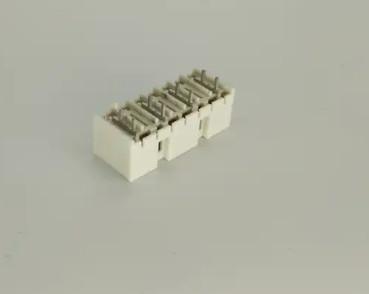 Cina Pitch 10.0mm Power PCB Header Connectors Single Row Wafer Housing Terminal PA66 PA46 UL94v0 in vendita