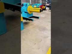 Équipement de refente électrique de bobines de 1600 mm avec 10 lames et rogneuse avec jeu de lames réglable