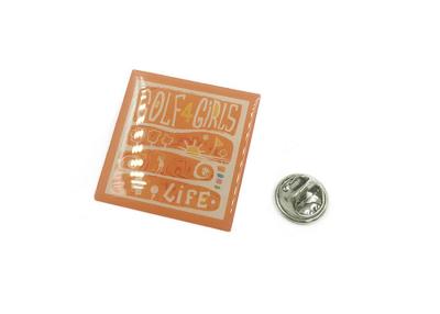 Chine sablage fait sur commande d'embrayage de papillon d'insignes de Pin d'émail de 30x30mm ou double conception latérale à vendre