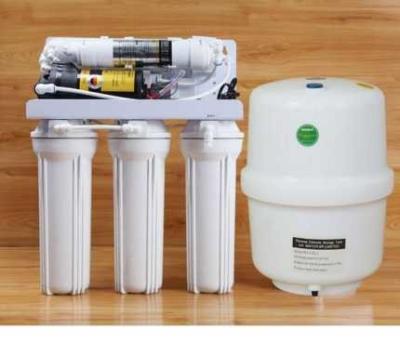 Cina Purificatore d'acqua a membrana RO a 5 fasi bianco e serbatoio da 3,2 g per la filtrazione dell'acqua domestica in vendita