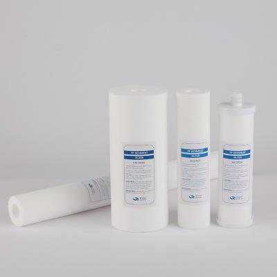 Cina Sistema di filtraggio dell'acqua industriale 10 20 30 40 pollici Filtri PP Cartucce con logo personalizzato in vendita