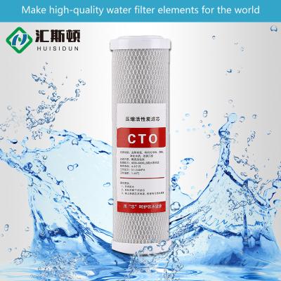 China 10 inch gecomprimeerd geactiveerd blok koolstoffilter voor drie-niveau universele waterreiniger Te koop