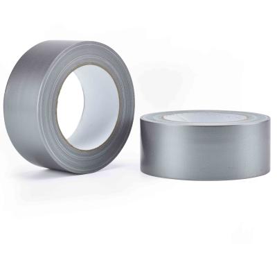 Cina Il nastro di gomma sintetico resistente del caposquadra del tessuto impermeabilizza Duck Cloth Tape For Carpet d'argento in vendita