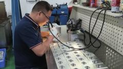 Manual Deburring of Hydraulic Valve Blocks Ensuring Smooth Oil Passages
