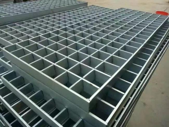 Steel grating with good ventilation, high temperature resistance and strong adaptability