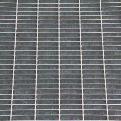 Chine Industrial Engineering Building Materials Galvanized Serrated Grating Safety Steel Grid à vendre