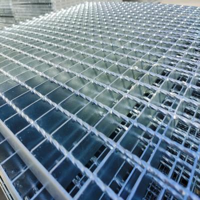 Китай Корозия подиума анти- Serrated тип скрежеща сверхмощную гальванизированную конструкцию продается