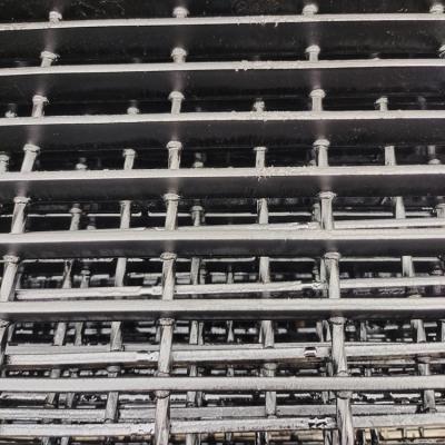 Chine La presse discordante en acier résistante de passage couvert industriel a fermé à clef la barre galvanisée non traitée à vendre