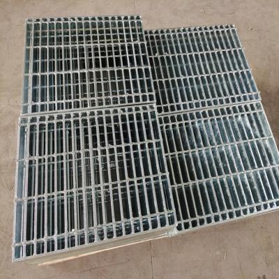 Китай Погружение изготовленной на заказ сверхмощной решетки горячее гальванизировало Serrated нержавеющую сталь продается