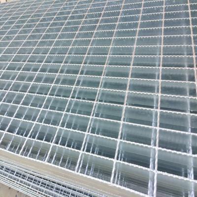 Китай Анти- гальванизированный скольжением стальной Serrated легковес решетки Адвокатуры для проступи лестницы продается