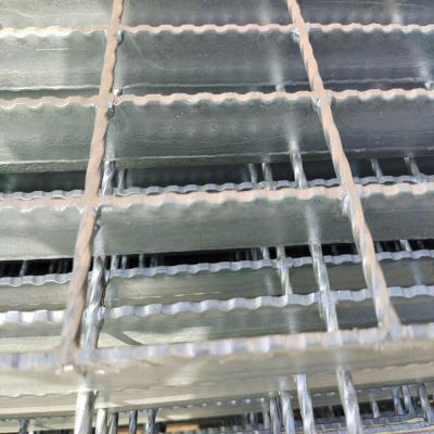 Chine Metal 6mm Thick Serrated Steel Grating Drainage Covers Construction Building Material à vendre