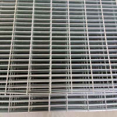 중국 계단 걸음을 문지르는 고온 침지 직류 전기로 자극된 과중한 업무 철강은 커버를 배수합니다 판매용