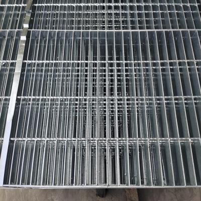 Chine Plate-forme galvanisée à chaud recouverte d'un caillebotis porteur en acier soudé sous pression à vendre