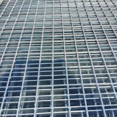 Chine Grille industrielle en acier inoxydable soudé à la traverse de 30 mm à vendre