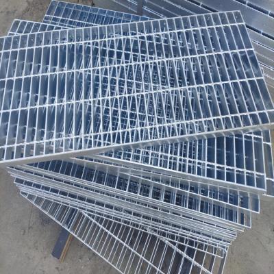 Chine 305/30/100 couverture discordante en acier de fossé galvanisée par 300x1000mm en métal râpant le type simple à vendre