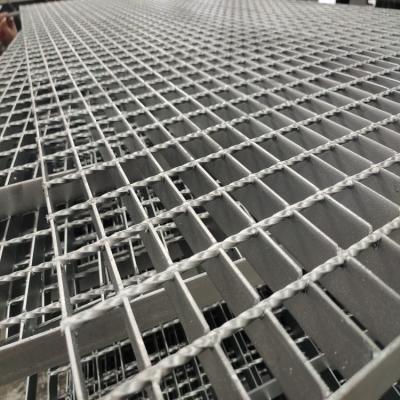 Chine Stainless Industrial Steel Walkway Grating With 30mm Bearing Bar Spacing à vendre
