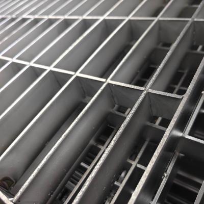 China 3mm Cross Bar 30mm Pitch Steel Grating for Industrial Applications for sale