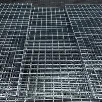 China Customized Load Capacity Black Safety Grating Pedestrian Grating 100-500kg for sale