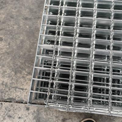China 7mm Wire Pitch Anti Slippery Grating For Oil And Gas Industry for sale
