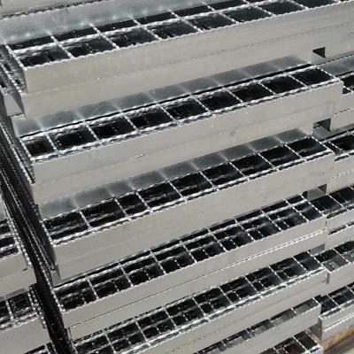 Chine Heavy Duty Steel Floor Decking Grating With Machine Pressure Welded 30mm Flat Bar Bearing Pitch à vendre