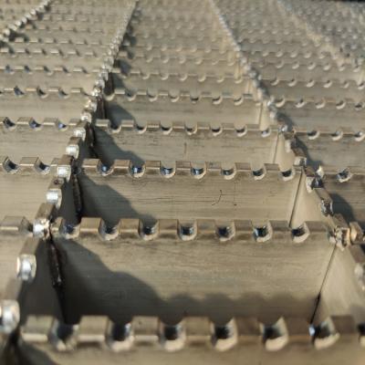 China 40mm Bearing Aluminum Material Grating Aluminium Open Grating With 5mm Cross Bar for sale