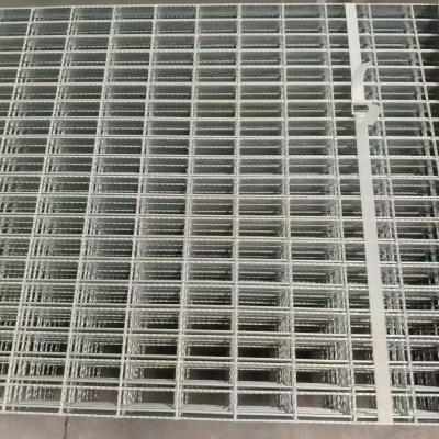 China Hoge nauwkeurigheid en groottecontrole voor het effectief invullen van de klantgebonden eisen van het stalen rooster Te koop