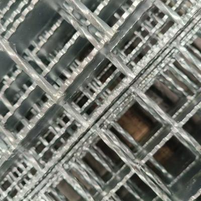 China Een stalen rooster die fungeert als vloer in een gebouw en de omgeving versiert Te koop