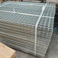 China Heavy Duty Serrated Steel Grating 32x5mm Anti-Slip Galvanized Grid for Industrial Flooring for sale