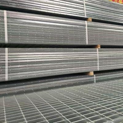 中国 耐滑りと防風排水付きの鉄格子板で,鉱山で長時間使用できます 販売のため