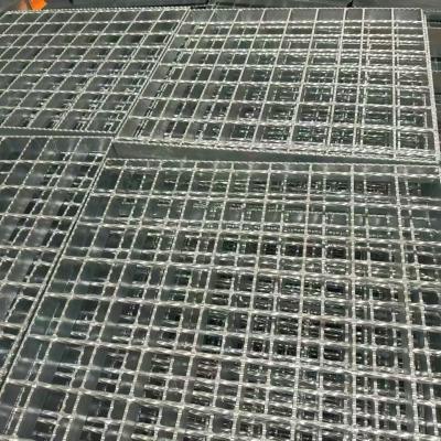 China We kunnen het stalen rooster voor de weg in de boerderij anti-corrosie en anti-extrusie leggen Te koop